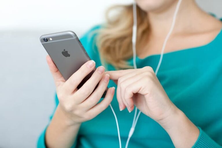 Why Does Apple Music Sound Different? (Weird and Echoey) - Tech Anoa